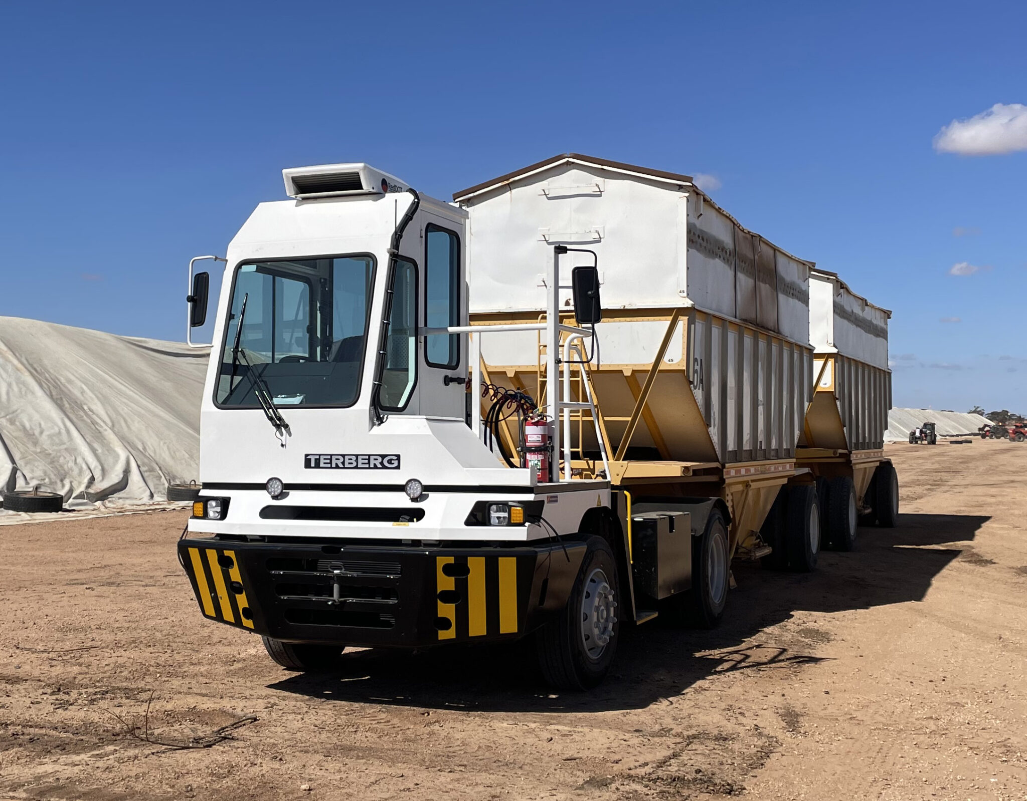 Terminal Tractors – PortxGroup